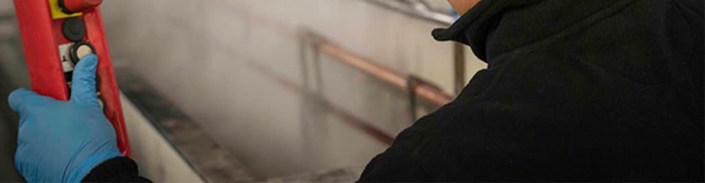 Electroless plating vs. electrolytic plating: beginner’s guide